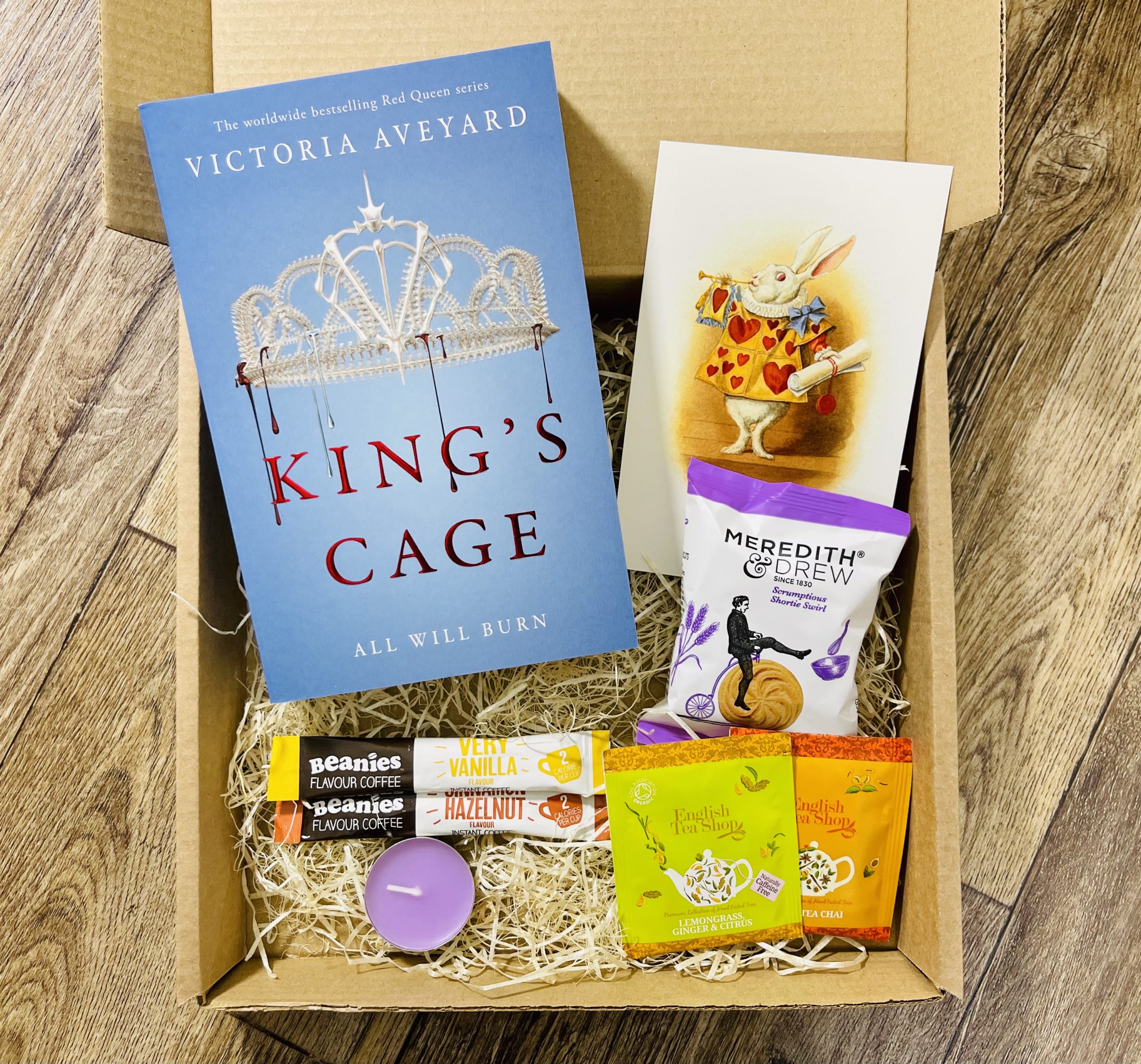 King's Cage by Victoria Aveyard - Tea Leaves & Reads